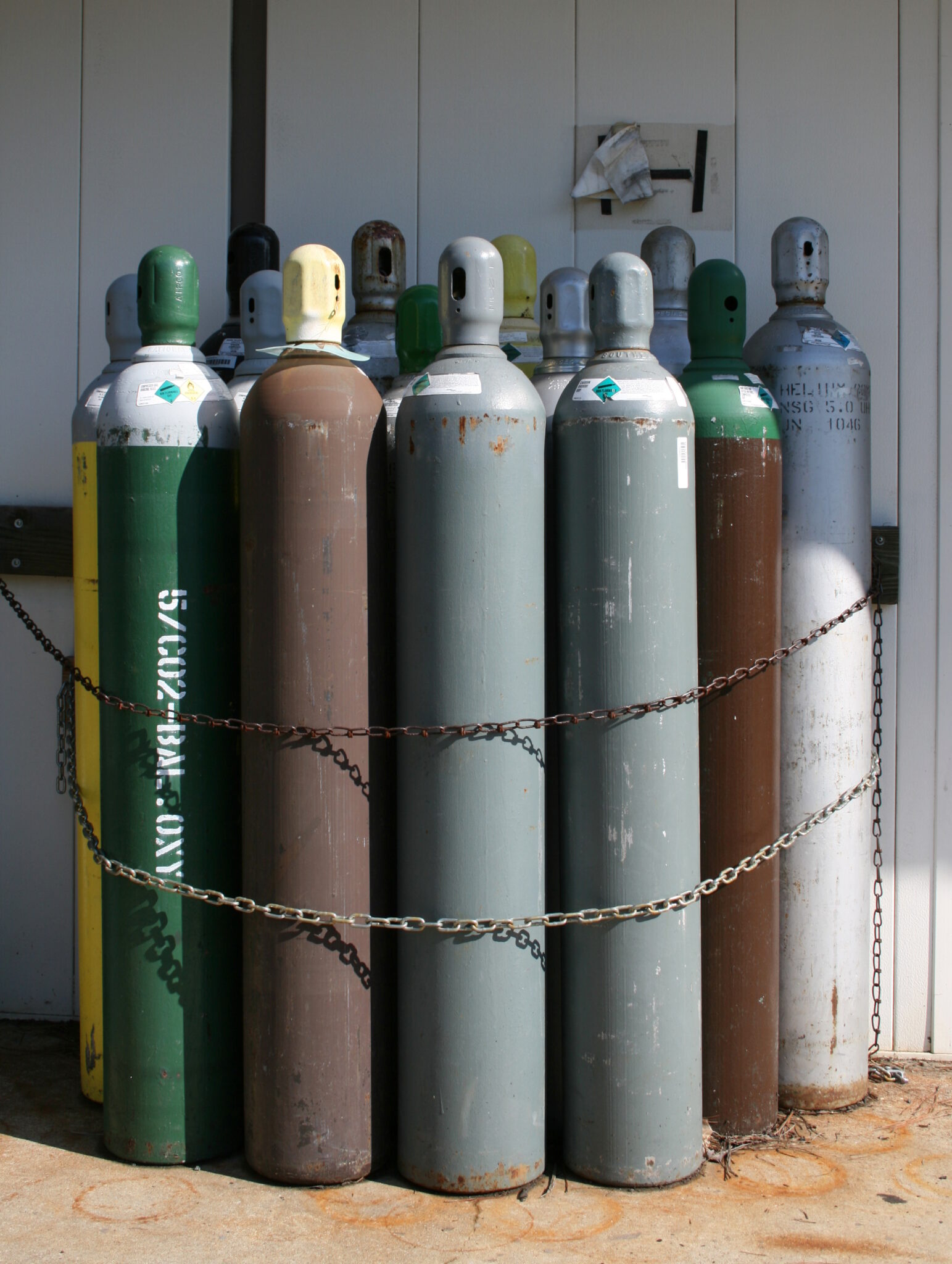 Ensuring Safety in Saudi Workshops Safety Tips for Handling Acetylene ...